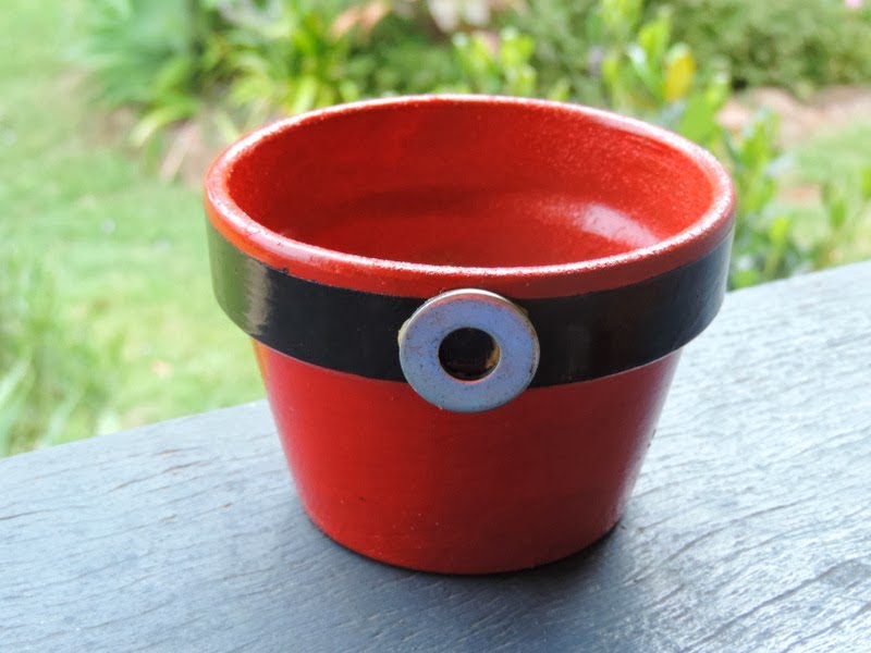 Easy Christmas Gift for Children to paint, plant and give.