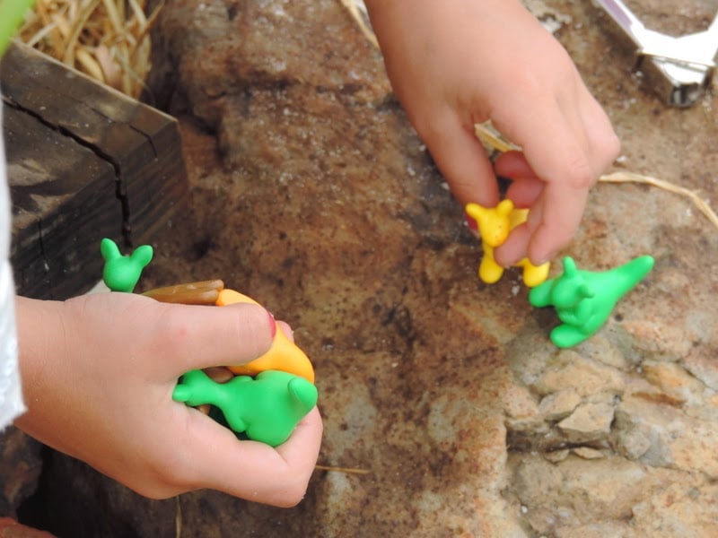 Kangaroo Fine Motor Tong Treasure Hunt ! - The Empowered Educator