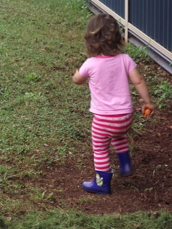 20 easy ideas to encourage outdoor rainy day play - Free E-book available